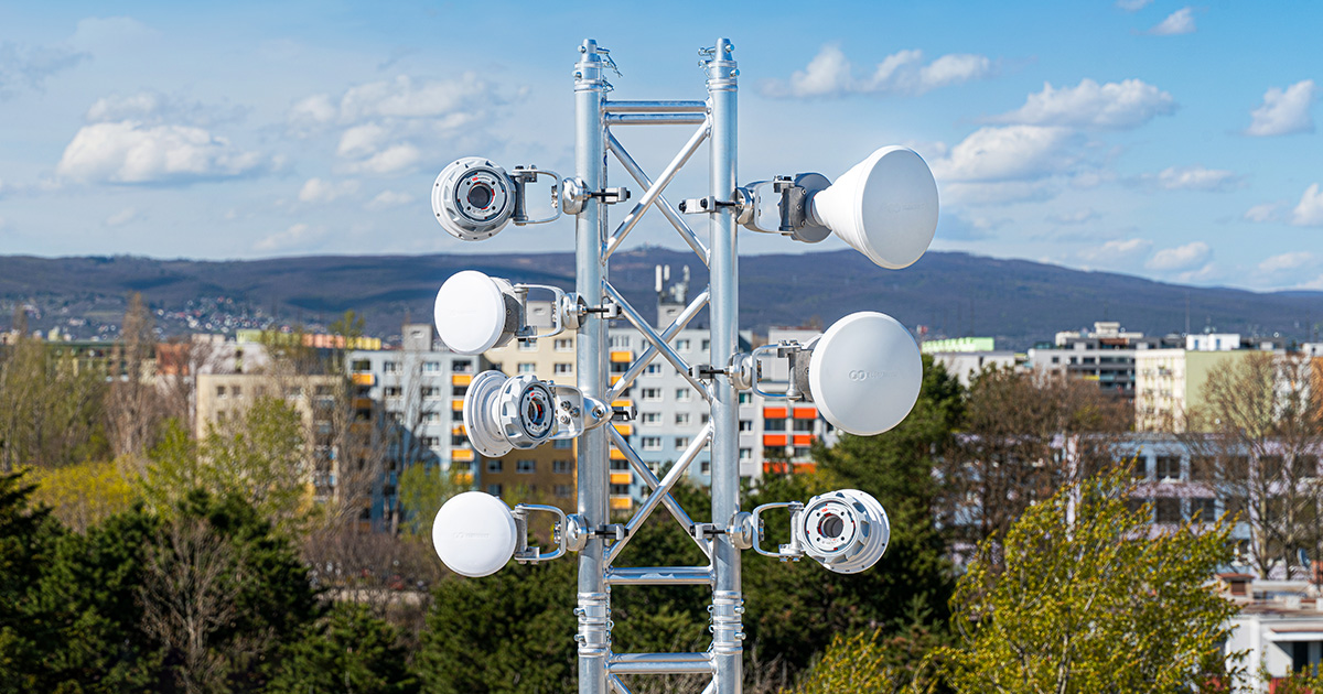 Symmetrical Horn WB Antennas » Gallery